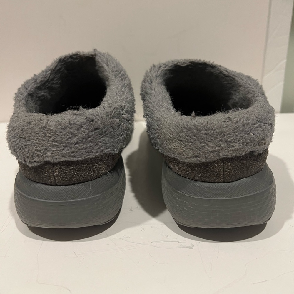 Skechers Gogomat Slip On Gray Faux Fur Shoes Sz 8 - Gem